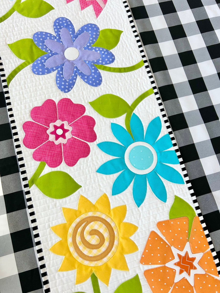 Flower Garden Table Runner Quilt Pattern – Quilting Books Patterns and ...