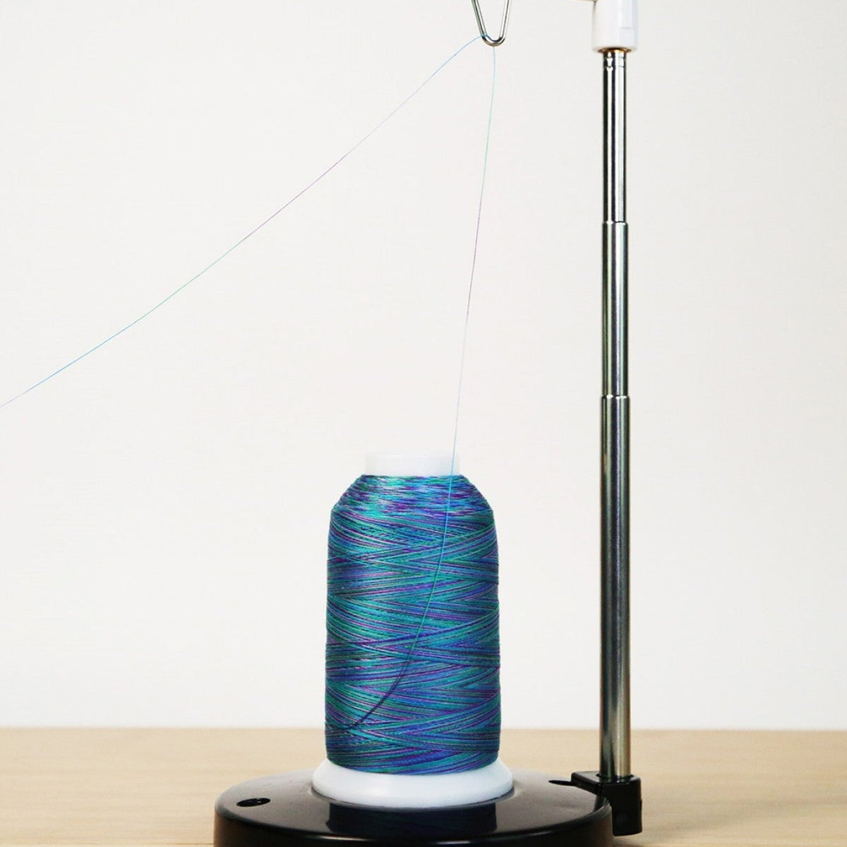 Telescoping Metal Thread Stand – Quilting Books Patterns and Notions
