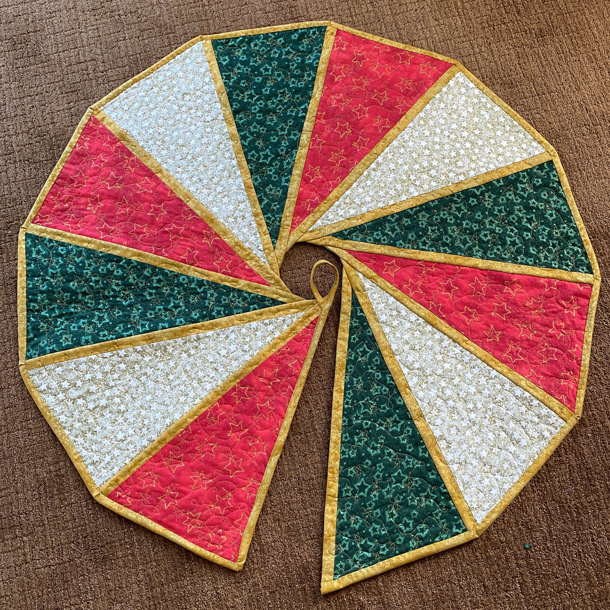 Modern Two Sided Tree Skirt Downloadable Pattern – Quilting Books ...