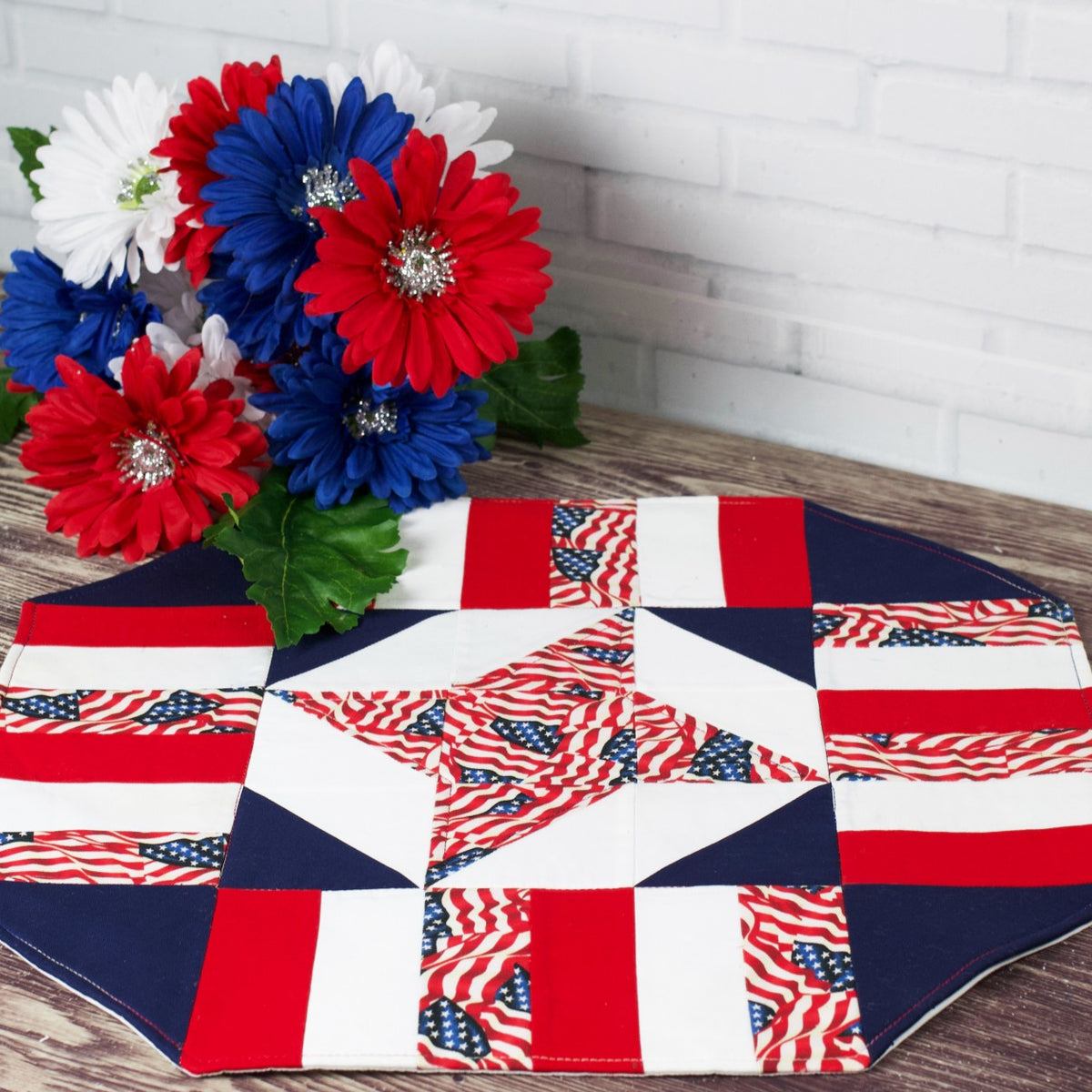 Easy Patriotic Table Topper Quilt Patterns – Quilting Books Patterns ...